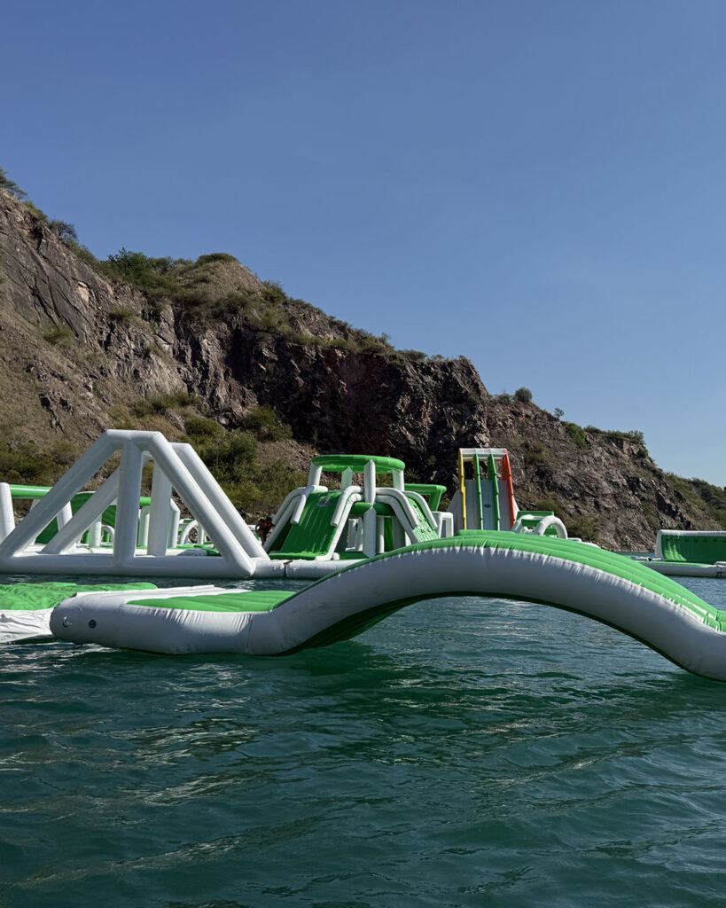 Ola Park en Laguna Azul: cómo es el parque acuático inflable de La ...